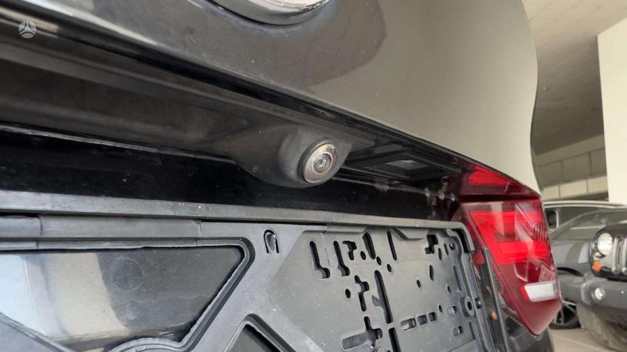Black BMW X5 2017 in Marijampole, with an engine capacity of 2.99 L and mileage of 217 thousand km for 24999 €, photo 29 on AUTOMOTO.COM.LV