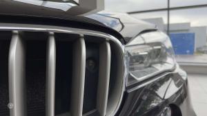 Black BMW X5 2017 in Marijampole, with an engine capacity of 2.99 L and mileage of 217 thousand km for 24999 €, photo 32 on AUTOMOTO.COM.LV