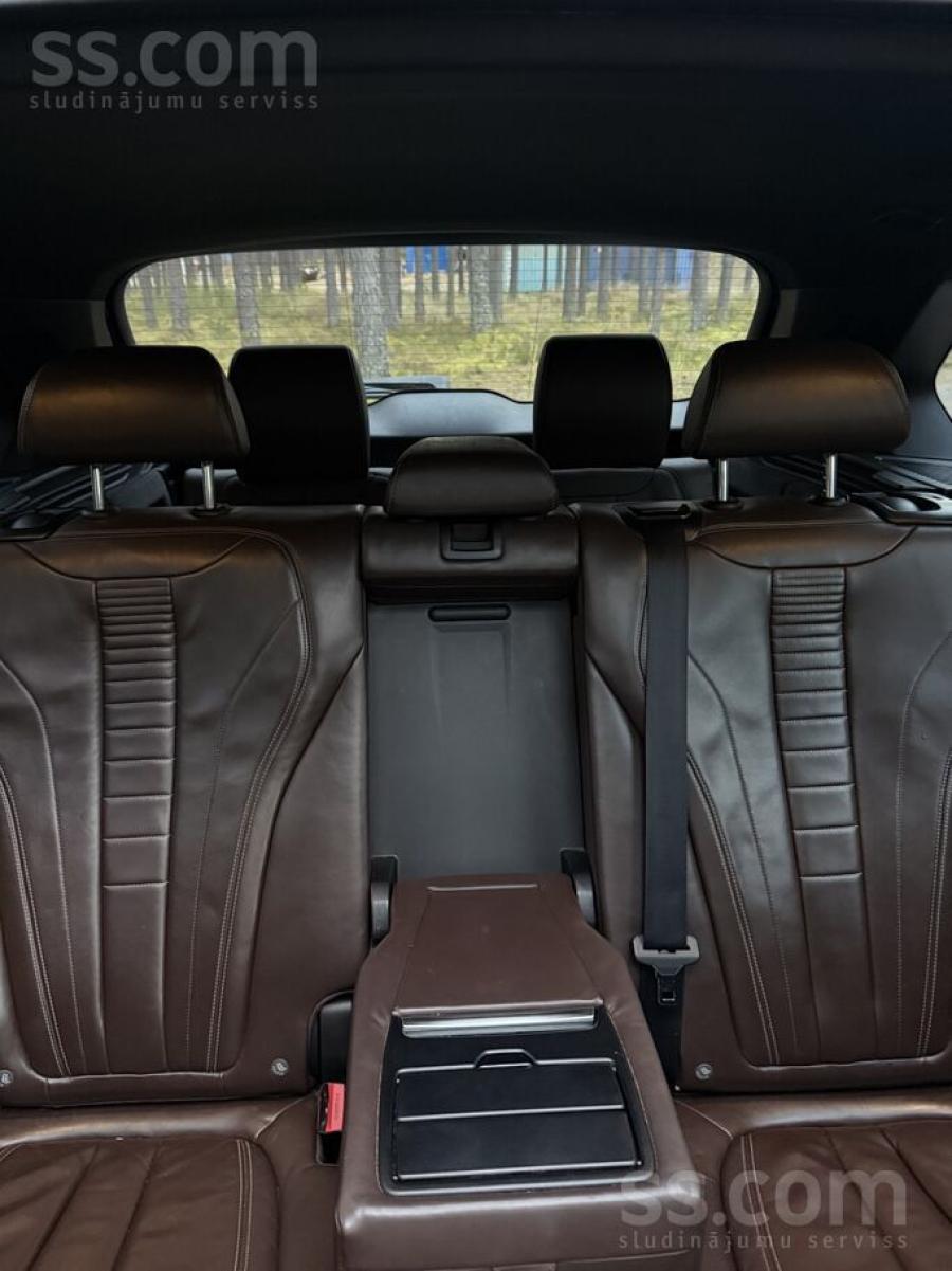 Black BMW X5 2017 in Riga, with an engine capacity of 3.00 L and mileage of 240 thousand km for 22900 €, photo 12 on AUTOMOTO.COM.LV