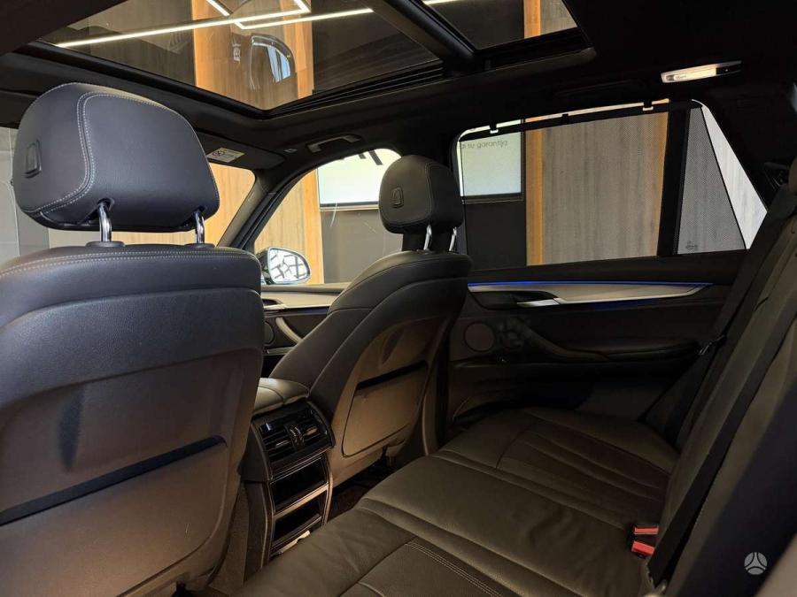 Melns BMW X5 2017 Kauņa, ar dzinēja tilpumu 2.00 L un nobraukumu 180 tūkst. km par 19490 €, foto 27 vietnē AUTOMOTO.COM.LV