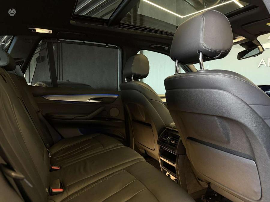 Melns BMW X5 2017 Kauņa, ar dzinēja tilpumu 2.00 L un nobraukumu 180 tūkst. km par 19490 €, foto 32 vietnē AUTOMOTO.COM.LV