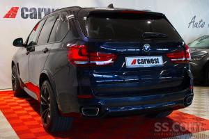 Black BMW X5 2017 in Riga, with an engine capacity of 3.00 L and mileage of 238 thousand km for 23900 €, photo 7 on AUTOMOTO.COM.LV