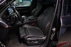 Black BMW X5 2017 in Riga, with an engine capacity of 3.00 L and mileage of 238 thousand km for 23900 €, photo 10 on AUTOMOTO.COM.LV