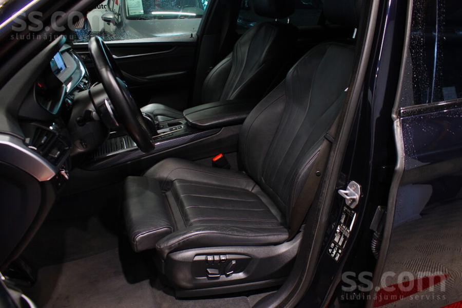 Black BMW X5 2017 in Riga, with an engine capacity of 3.00 L and mileage of 238 thousand km for 23900 €, photo 10 on AUTOMOTO.COM.LV