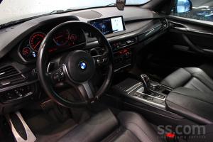 Black BMW X5 2017 in Riga, with an engine capacity of 3.00 L and mileage of 238 thousand km for 23900 €, photo 11 on AUTOMOTO.COM.LV