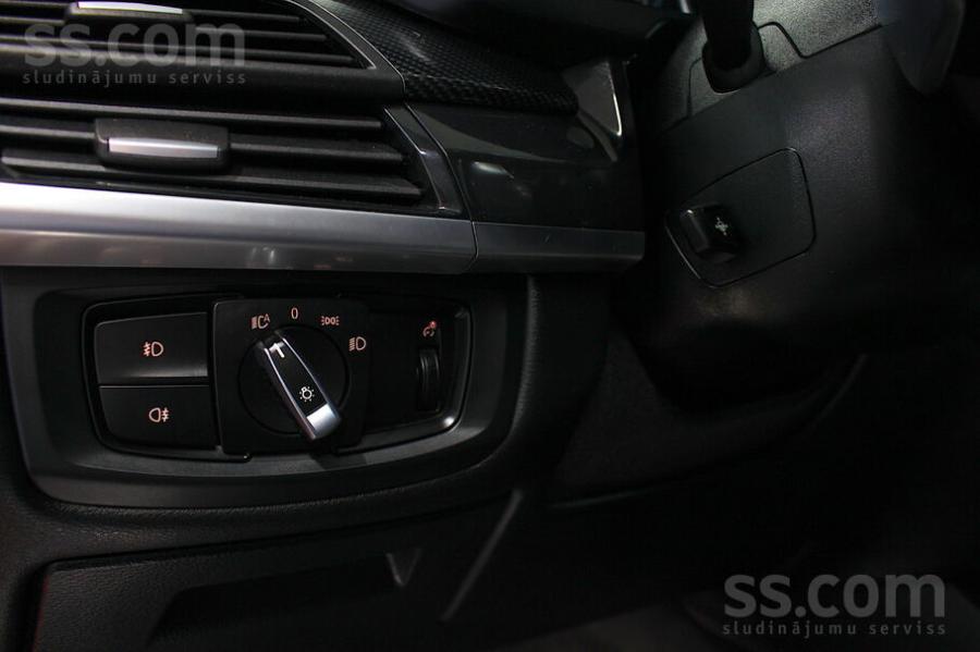Black BMW X5 2017 in Riga, with an engine capacity of 3.00 L and mileage of 238 thousand km for 23900 €, photo 12 on AUTOMOTO.COM.LV
