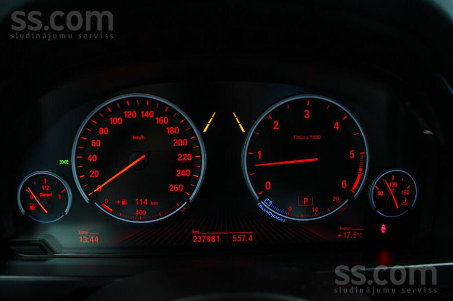 Black BMW X5 2017 in Riga, with an engine capacity of 3.00 L and mileage of 238 thousand km for 23900 €, photo 14 on AUTOMOTO.COM.LV