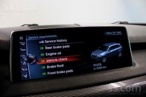Black BMW X5 2017 in Riga, with an engine capacity of 3.00 L and mileage of 238 thousand km for 23900 €, photo 16 on AUTOMOTO.COM.LV