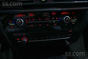 Black BMW X5 2017 in Riga, with an engine capacity of 3.00 L and mileage of 238 thousand km for 23900 €, photo 20 on AUTOMOTO.COM.LV