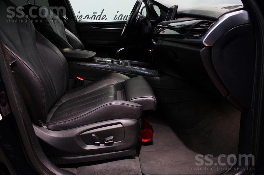 Black BMW X5 2017 in Riga, with an engine capacity of 3.00 L and mileage of 238 thousand km for 23900 €, photo 23 on AUTOMOTO.COM.LV