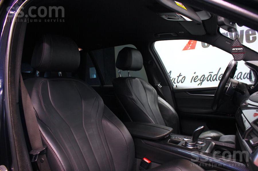 Black BMW X5 2017 in Riga, with an engine capacity of 3.00 L and mileage of 238 thousand km for 23900 €, photo 25 on AUTOMOTO.COM.LV