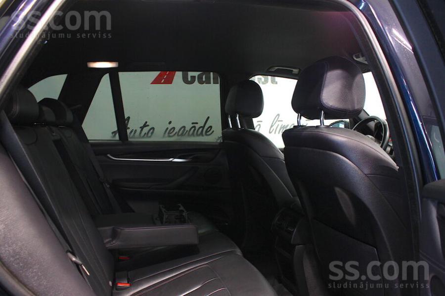 Black BMW X5 2017 in Riga, with an engine capacity of 3.00 L and mileage of 238 thousand km for 23900 €, photo 26 on AUTOMOTO.COM.LV
