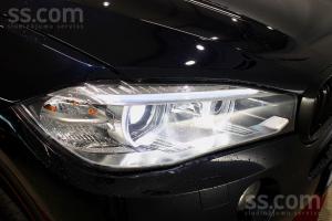 Black BMW X5 2017 in Riga, with an engine capacity of 3.00 L and mileage of 238 thousand km for 23900 €, photo 33 on AUTOMOTO.COM.LV