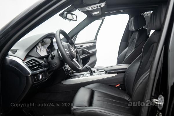 Black BMW X5 2017 in Tallinn, with an engine capacity of 2.00 L and mileage of 126 thousand km for 23999 €, photo 9 on AUTOMOTO.COM.LV