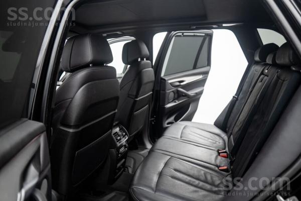 Black BMW X5 2017 in Tallinn, with an engine capacity of 2.00 L and mileage of 126 thousand km for 23999 €, photo 11 on AUTOMOTO.COM.LV