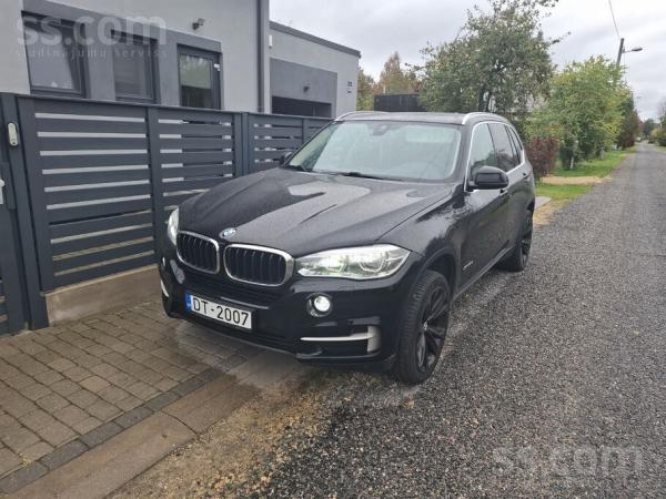 Melns BMW X5 2017 Rīga, ar dzinēja tilpumu 3.00 L un nobraukumu 88 tūkst. km par 29900 €, foto 1 vietnē AUTOMOTO.COM.LV