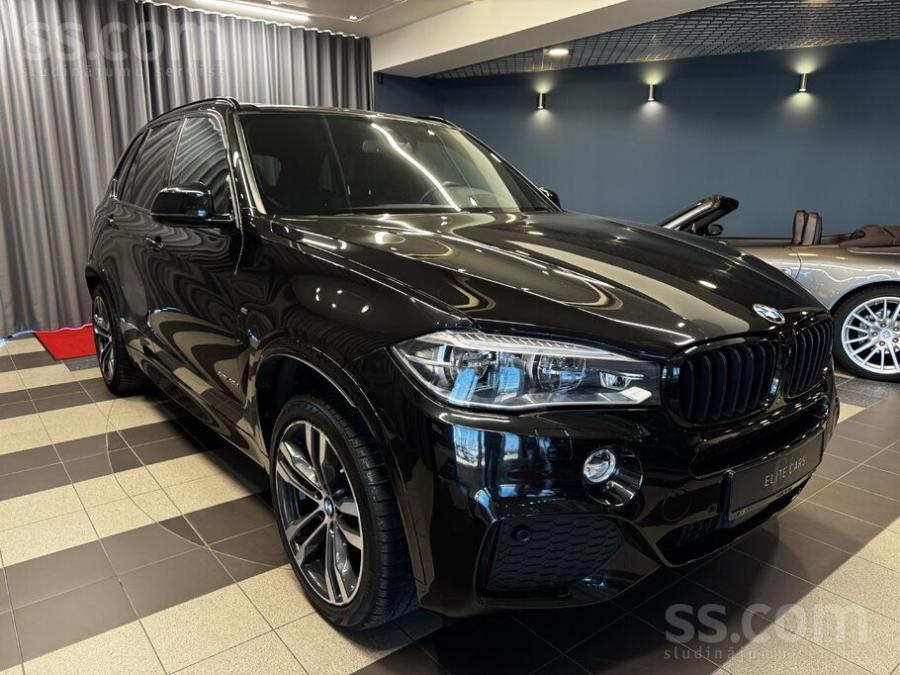 Black BMW X5 2018 in Riga, with an engine capacity of 3.00 L and mileage of 267 thousand km for 27900 €, photo 3 on AUTOMOTO.COM.LV