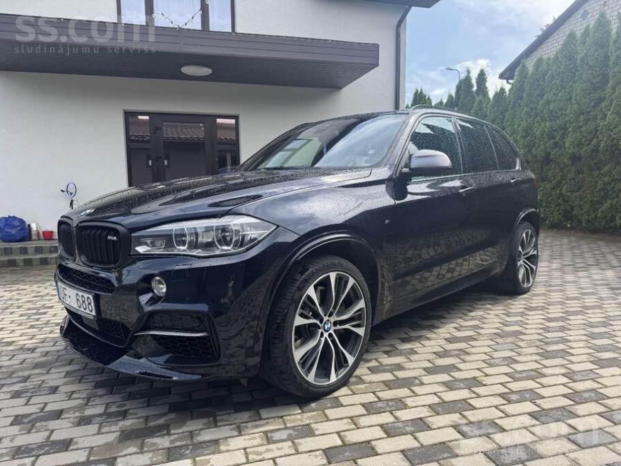 Melns BMW X5 2018 Bauska, ar dzinēja tilpumu 3.00 L un nobraukumu 0 tūkst. km par 27800 €, foto 1 vietnē AUTOMOTO.COM.LV