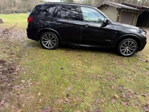 Black BMW X5 2018 in Panevezys, with an engine capacity of 2.99 L and mileage of 190 thousand km for 26400 €, photo 3 on AUTOMOTO.COM.LV