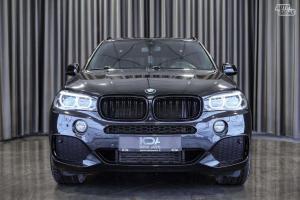 Black BMW X5 2018 in Marijampole, with an engine capacity of 3.00 L and mileage of 217 thousand km for 25950 €, photo 3 on AUTOMOTO.COM.LV