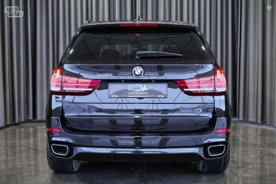 Black BMW X5 2018 in Marijampole, with an engine capacity of 3.00 L and mileage of 217 thousand km for 25950 €, photo 10 on AUTOMOTO.COM.LV