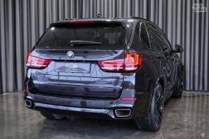 Black BMW X5 2018 in Marijampole, with an engine capacity of 3.00 L and mileage of 217 thousand km for 25950 €, photo 11 on AUTOMOTO.COM.LV