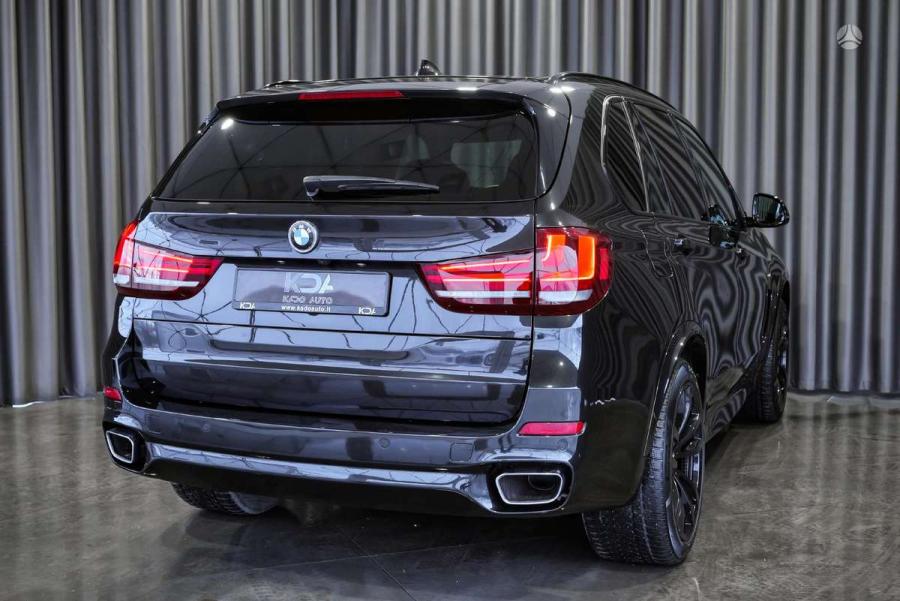 Black BMW X5 2018 in Marijampole, with an engine capacity of 2.99 L and mileage of 217 thousand km for 25950 €, photo 11 on AUTOMOTO.COM.LV