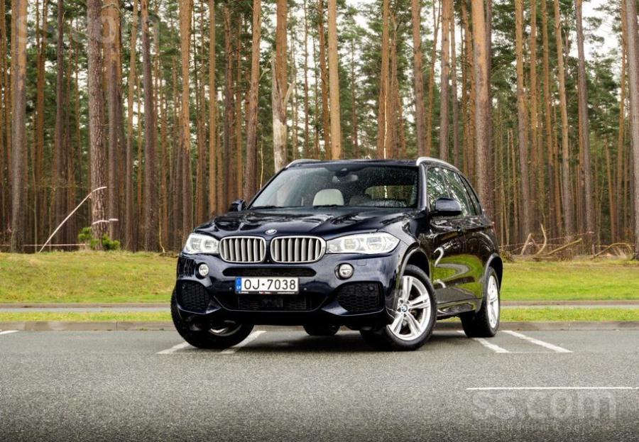 Black BMW X5 2018 in Riga, with an engine capacity of 2.00 L and mileage of 225 thousand km for 25990 €, photo 1 on AUTOMOTO.COM.LV