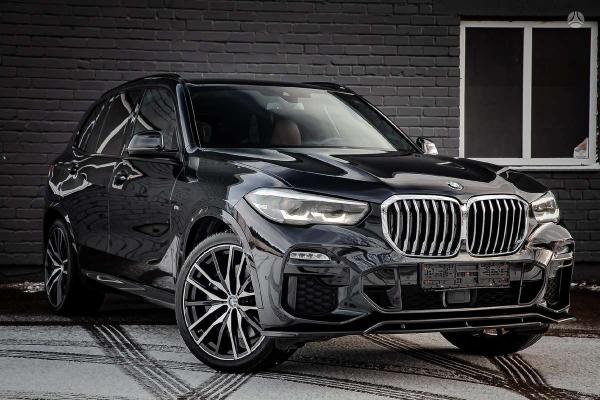 Black BMW X5 2018 in Jurmala, with an engine capacity of 3.00 L and mileage of 180 thousand km for 39900 €, photo 1 on AUTOMOTO.COM.LV