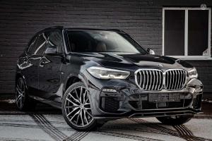Black BMW X5 2018 in Jurmala, with an engine capacity of 3.00 L and mileage of 180 thousand km for 39900 €, photo  on AUTOMOTO.COM.LV