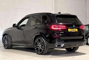Black BMW X5 2018 in Klaipeda, with an engine capacity of 2.99 L and mileage of 119 thousand km for 43999 €, photo 5 on AUTOMOTO.COM.LV