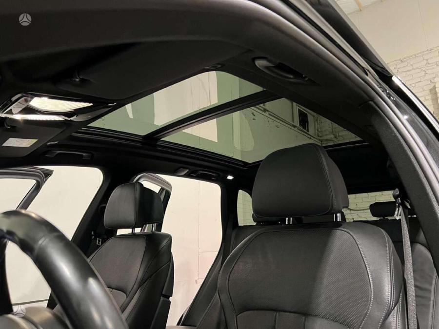 Black BMW X5 2018 in Klaipeda, with an engine capacity of 2.99 L and mileage of 119 thousand km for 43999 €, photo 13 on AUTOMOTO.COM.LV