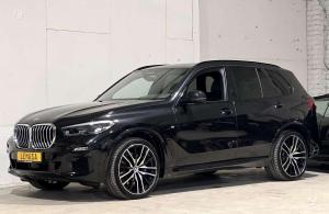 Black BMW X5 2018 in Klaipeda, with an engine capacity of 2.99 L and mileage of 119 thousand km for 43999 €, photo 14 on AUTOMOTO.COM.LV