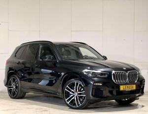 Black BMW X5 2018 in Klaipeda, with an engine capacity of 2.99 L and mileage of 119 thousand km for 43999 €, photo 26 on AUTOMOTO.COM.LV
