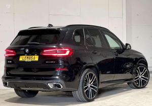 Black BMW X5 2018 in Klaipeda, with an engine capacity of 2.99 L and mileage of 119 thousand km for 43999 €, photo 36 on AUTOMOTO.COM.LV