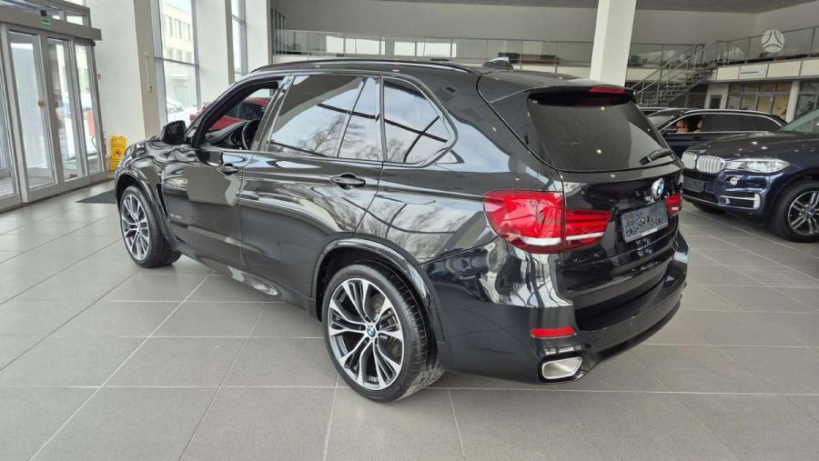 Melns BMW X5 2018 Marijampole, ar dzinēja tilpumu 2.99 L un nobraukumu 227 tūkst. km par 27999 €, foto 4 vietnē AUTOMOTO.COM.LV