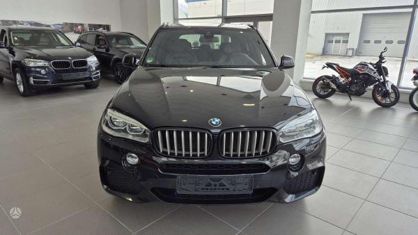 Black BMW X5 2018 in Marijampole, with an engine capacity of 2.99 L and mileage of 227 thousand km for 27999 €, photo 9 on AUTOMOTO.COM.LV