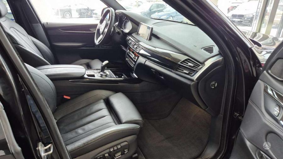 Melns BMW X5 2018 Marijampole, ar dzinēja tilpumu 2.99 L un nobraukumu 227 tūkst. km par 27999 €, foto 31 vietnē AUTOMOTO.COM.LV