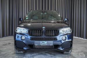 Black BMW X5 2018 in Marijampole, with an engine capacity of 3.00 L and mileage of 298 thousand km for 22950 €, photo 4 on AUTOMOTO.COM.LV