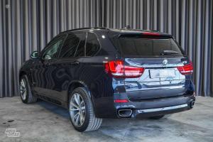 Black BMW X5 2018 in Marijampole, with an engine capacity of 3.00 L and mileage of 298 thousand km for 22950 €, photo 9 on AUTOMOTO.COM.LV