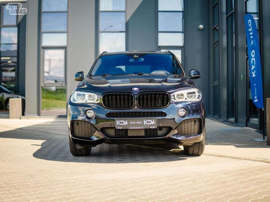 Black BMW X5 2018 in Marijampole, with an engine capacity of 3.00 L and mileage of 200 thousand km for 26450 €, photo 5 on AUTOMOTO.COM.LV