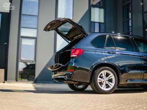 Black BMW X5 2018 in Marijampole, with an engine capacity of 3.00 L and mileage of 200 thousand km for 26450 €, photo 16 on AUTOMOTO.COM.LV