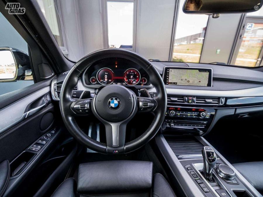 Black BMW X5 2018 in Marijampole, with an engine capacity of 3.00 L and mileage of 200 thousand km for 26450 €, photo 20 on AUTOMOTO.COM.LV