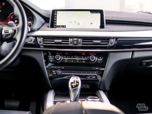 Black BMW X5 2018 in Marijampole, with an engine capacity of 3.00 L and mileage of 200 thousand km for 26450 €, photo 21 on AUTOMOTO.COM.LV