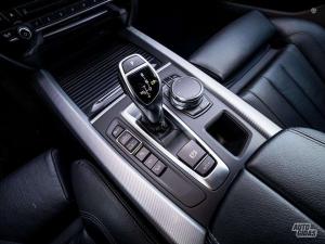 Black BMW X5 2018 in Marijampole, with an engine capacity of 3.00 L and mileage of 200 thousand km for 26450 €, photo 25 on AUTOMOTO.COM.LV