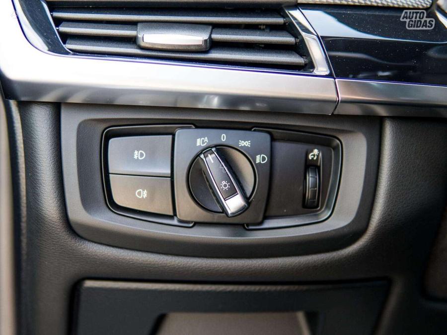 Black BMW X5 2018 in Marijampole, with an engine capacity of 3.00 L and mileage of 200 thousand km for 26450 €, photo 31 on AUTOMOTO.COM.LV