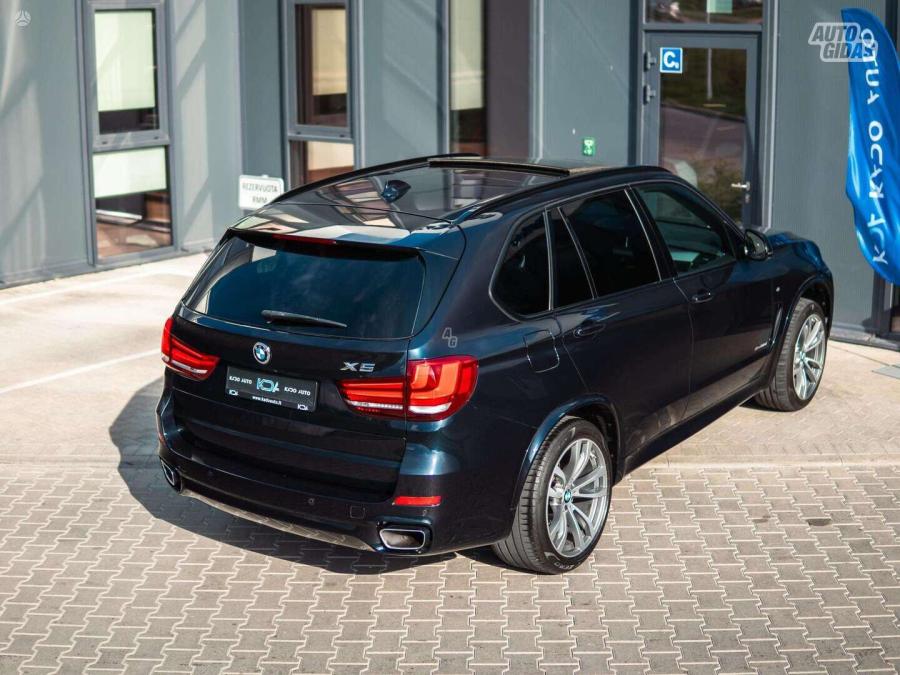 Black BMW X5 2018 in Marijampole, with an engine capacity of 3.00 L and mileage of 298 thousand km for 22750 €, photo 11 on AUTOMOTO.COM.LV