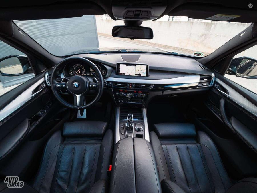 Black BMW X5 2018 in Marijampole, with an engine capacity of 3.00 L and mileage of 298 thousand km for 22750 €, photo 17 on AUTOMOTO.COM.LV