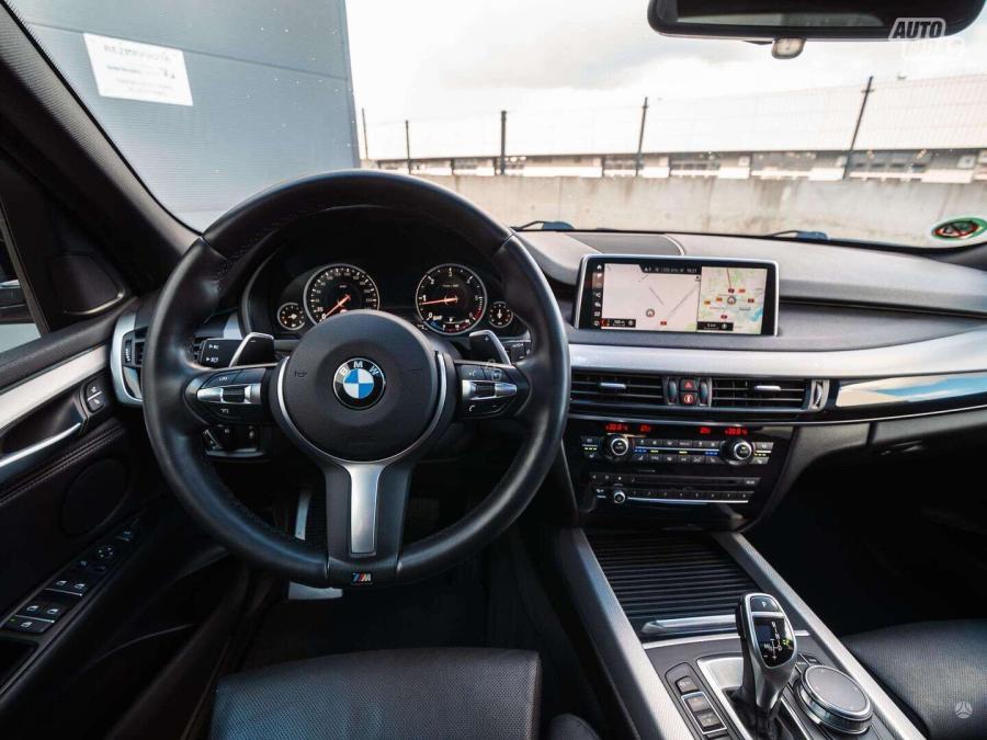 Black BMW X5 2018 in Marijampole, with an engine capacity of 3.00 L and mileage of 298 thousand km for 22750 €, photo 18 on AUTOMOTO.COM.LV