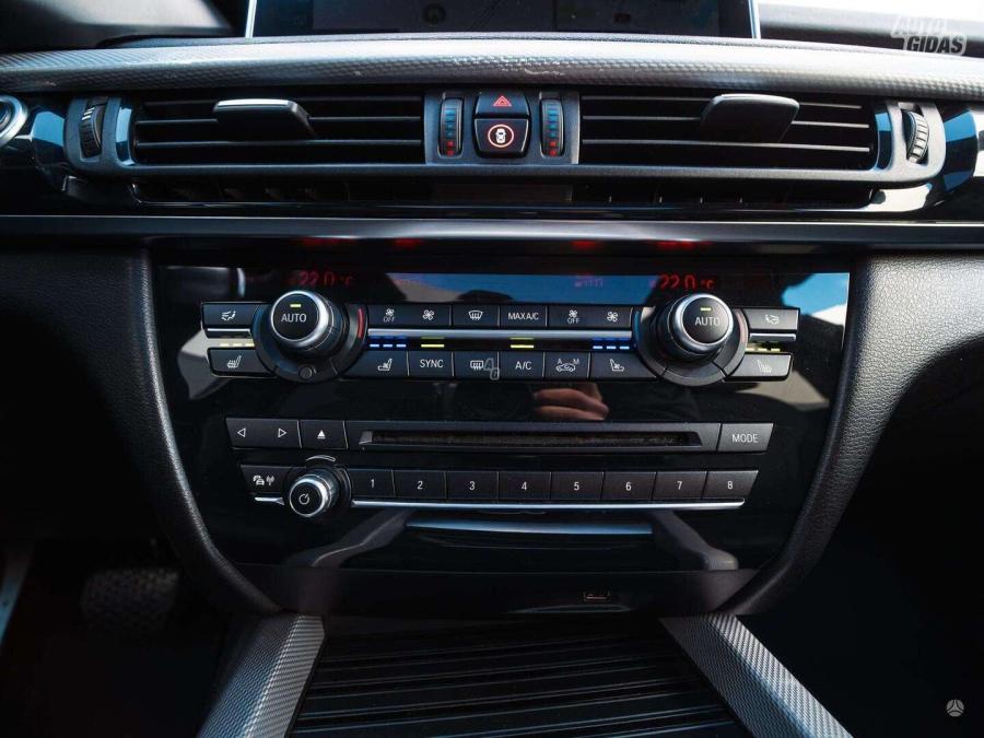 Black BMW X5 2018 in Marijampole, with an engine capacity of 3.00 L and mileage of 298 thousand km for 22750 €, photo 21 on AUTOMOTO.COM.LV